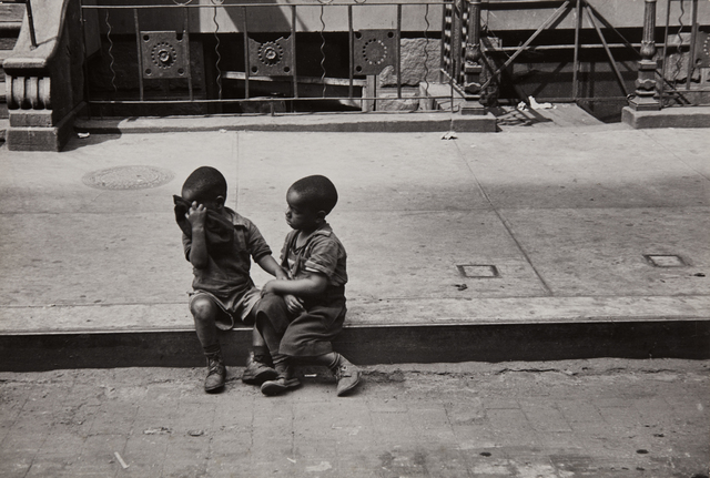 Helen Levitt | New York (Children on curb) (circa 1939-printed late ...