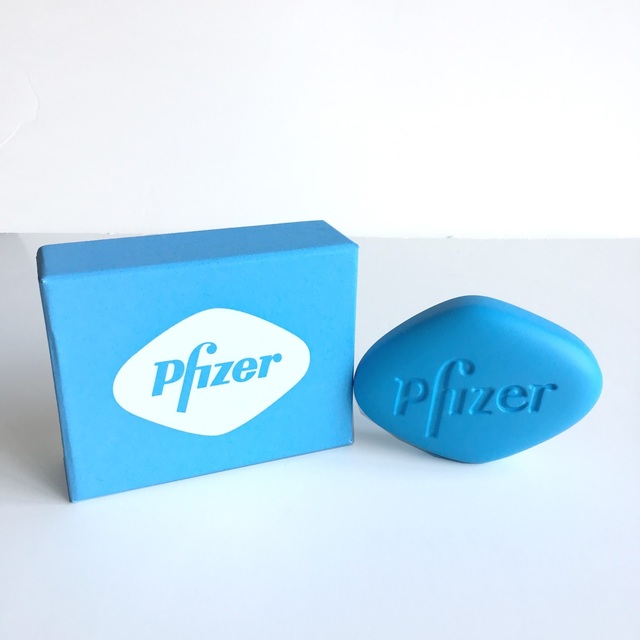 Damien Hirst | Damien Hirst, Pfizer VGR 100 mg (Blue) (2014) | Artsy